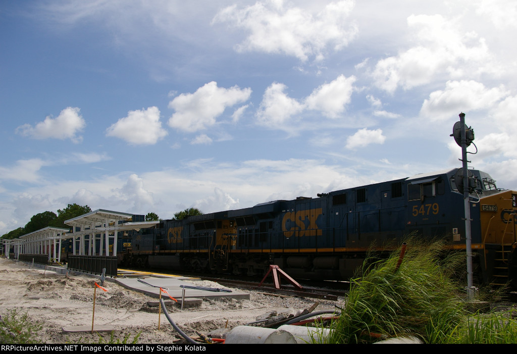 CSX 5479 PASSING SUNRAIL DEBARY STATION